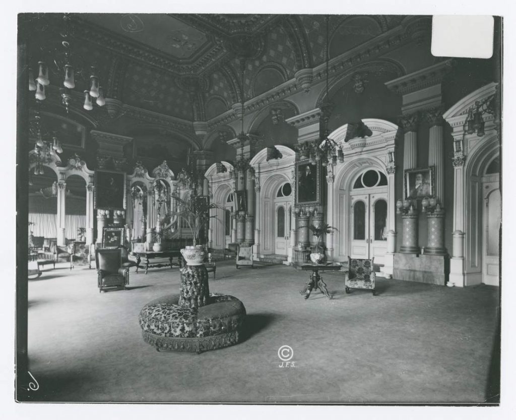 Do modern temples have a Holy of Holies and what is its purpose?